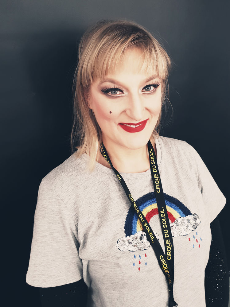 Holly Cook's Instagram, Twitter & Facebook on IDCrawl